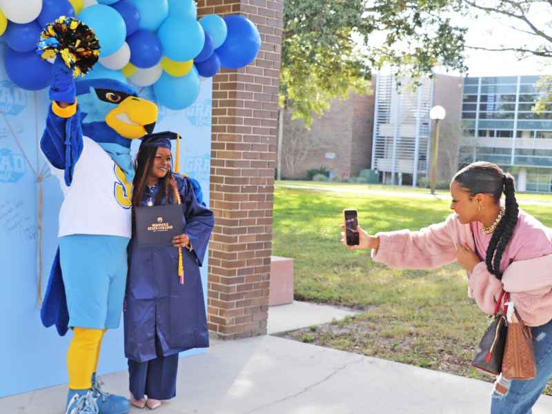 Seminole State awards nearly 2,000 credentials during Fall 2023 Grad ...